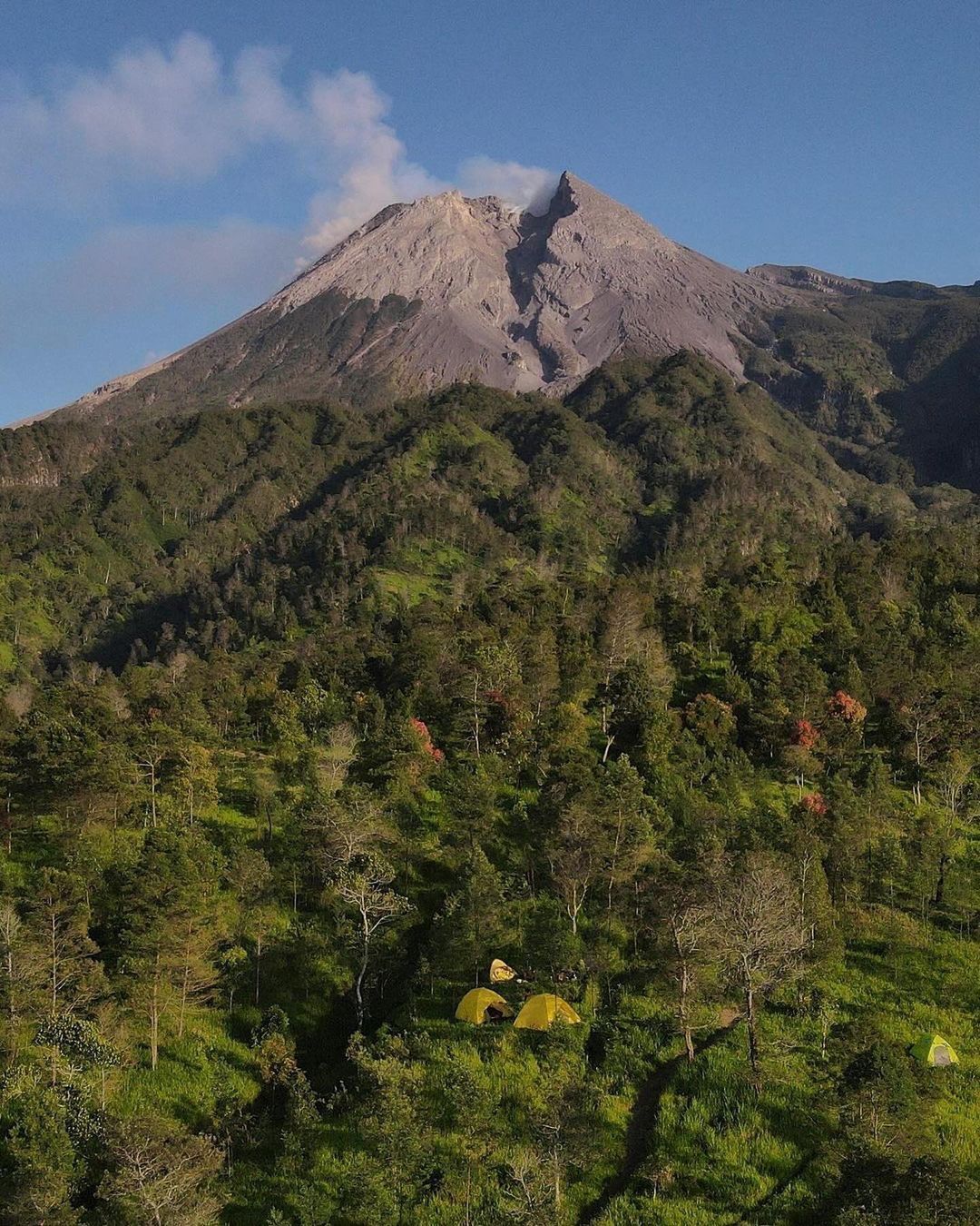 5 Rekomendasi Tempat Hits Dengan View Gunung Merapi - haijogja.com